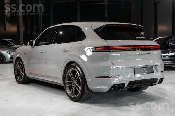 Pelēks Porsche Cayenne 2025 Rīga, ar dzinēja tilpumu 4.00 L un nobraukumu 24 tūkst. km par 147000 €, foto 6 vietnē AUTOMOTO.COM.LV