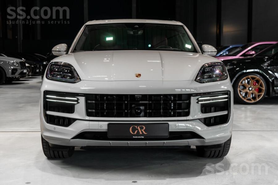 Grey Porsche Cayenne 2025 in Riga, with an engine capacity of 4.00 L and mileage of 24 thousand km for 147000 €, photo 3 on AUTOMOTO.COM.LV