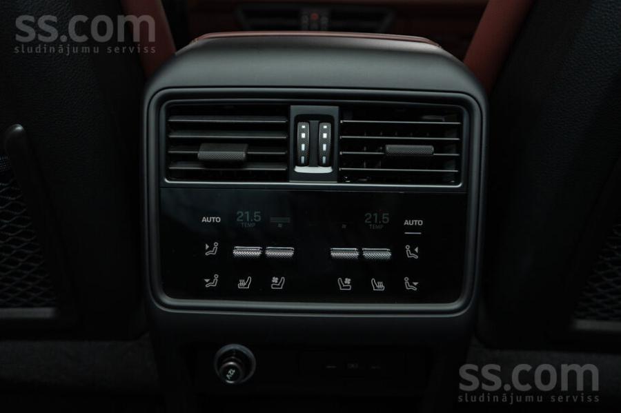 Grey Porsche Cayenne 2025 in Riga, with an engine capacity of 4.00 L and mileage of 24 thousand km for 147000 €, photo 16 on AUTOMOTO.COM.LV