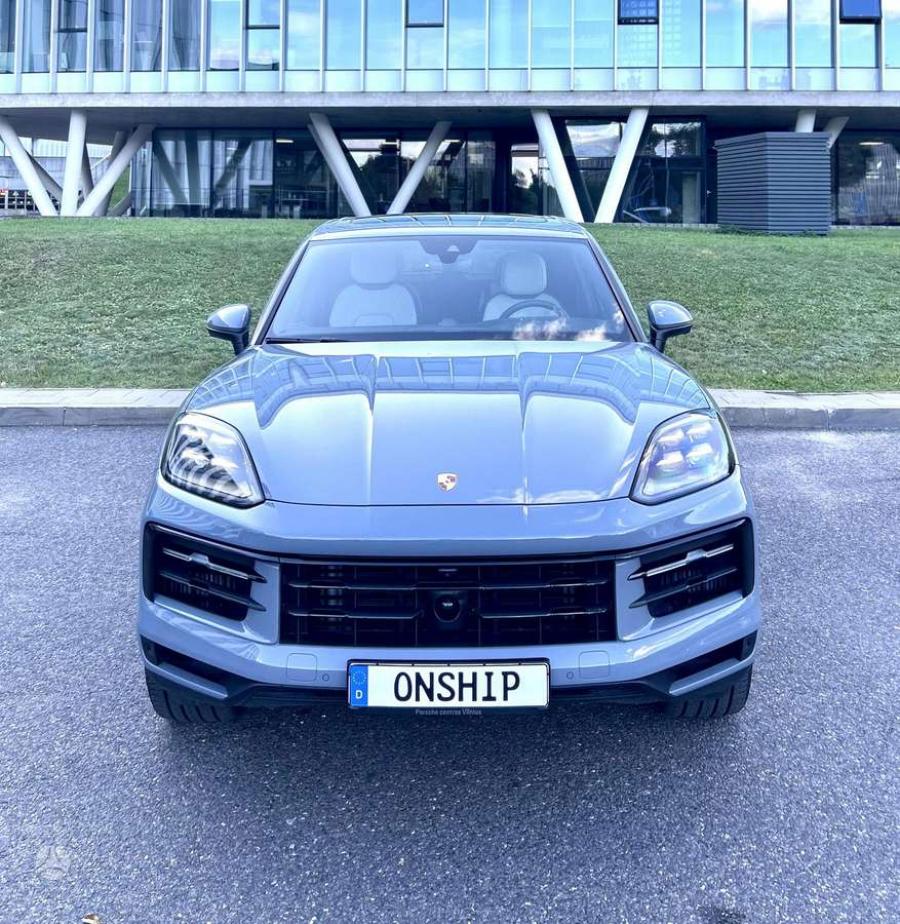 Grey Porsche Cayenne 2025 in Vilnius, with an engine capacity of 3.00 L and mileage of 7 thousand km for 95500 €, photo 3 on AUTOMOTO.COM.LV