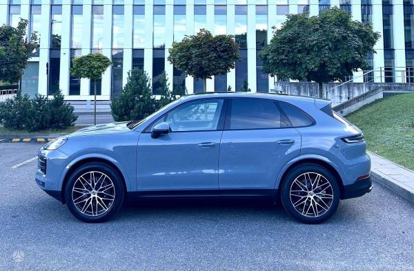 Pelēks Porsche Cayenne 2025 Viļņa, ar dzinēja tilpumu 3.00 L un nobraukumu 7 tūkst. km par 95500 €, foto 5 vietnē AUTOMOTO.COM.LV