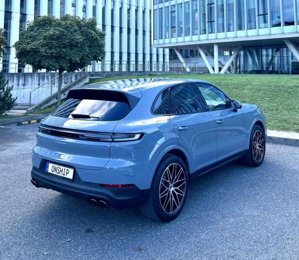 Pelēks Porsche Cayenne 2025 Viļņa, ar dzinēja tilpumu 3.00 L un nobraukumu 7 tūkst. km par 95500 €, foto 8 vietnē AUTOMOTO.COM.LV