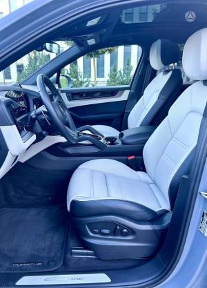 Grey Porsche Cayenne 2025 in Vilnius, with an engine capacity of 3.00 L and mileage of 7 thousand km for 95500 €, photo 15 on AUTOMOTO.COM.LV