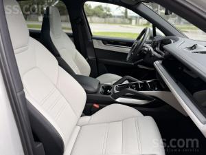 Pelēks Porsche Cayenne 2025 Rīga, ar dzinēja tilpumu 3.00 L un nobraukumu 16 tūkst. km par 90700 €, foto 7 vietnē AUTOMOTO.COM.LV