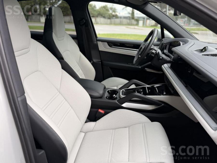 Pelēks Porsche Cayenne 2025 Rīga, ar dzinēja tilpumu 3.00 L un nobraukumu 16 tūkst. km par 90700 €, foto 7 vietnē AUTOMOTO.COM.LV