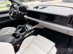Pelēks Porsche Cayenne 2025 Rīga, ar dzinēja tilpumu 3.00 L un nobraukumu 16 tūkst. km par 90700 €, foto 8 vietnē AUTOMOTO.COM.LV