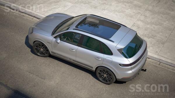 Pelēks Porsche Cayenne 2025 Rīga, ar dzinēja tilpumu 3.00 L un nobraukumu 13 tūkst. km par 95000 €, foto 5 vietnē AUTOMOTO.COM.LV