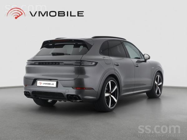 Pelēks Porsche Cayenne 2025 Rīga, ar dzinēja tilpumu 3.00 L un nobraukumu 33 tūkst. km par 120900 €, foto 3 vietnē AUTOMOTO.COM.LV