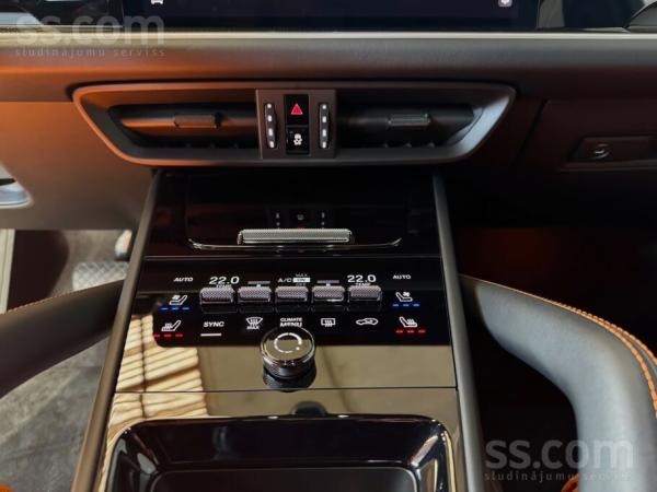 Pelēks Porsche Cayenne 2025 Rīga, ar dzinēja tilpumu 3.00 L un nobraukumu 33 tūkst. km par 120900 €, foto 9 vietnē AUTOMOTO.COM.LV