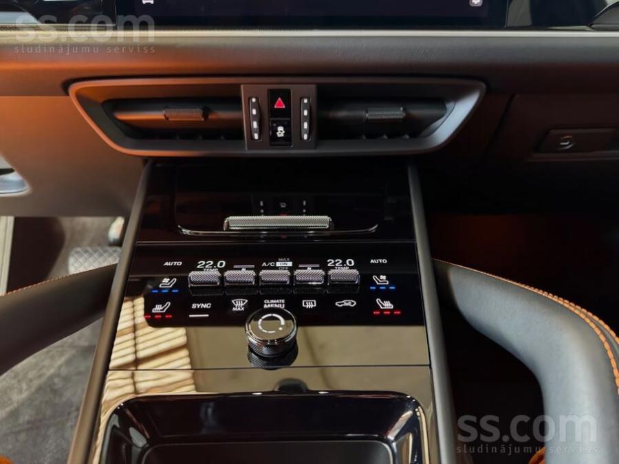 Pelēks Porsche Cayenne 2025 Rīga, ar dzinēja tilpumu 3.00 L un nobraukumu 33 tūkst. km par 120900 €, foto 9 vietnē AUTOMOTO.COM.LV