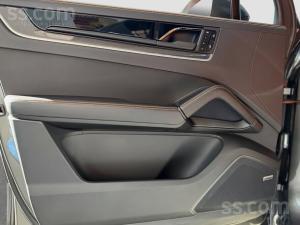 Pelēks Porsche Cayenne 2025 Rīga, ar dzinēja tilpumu 3.00 L un nobraukumu 33 tūkst. km par 120900 €, foto 10 vietnē AUTOMOTO.COM.LV