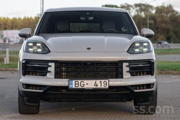 Pelēks Porsche Cayenne 2025 Jūrmala, ar dzinēja tilpumu 3.00 L un nobraukumu 19 tūkst. km par 90400 €, foto 3 vietnē AUTOMOTO.COM.LV