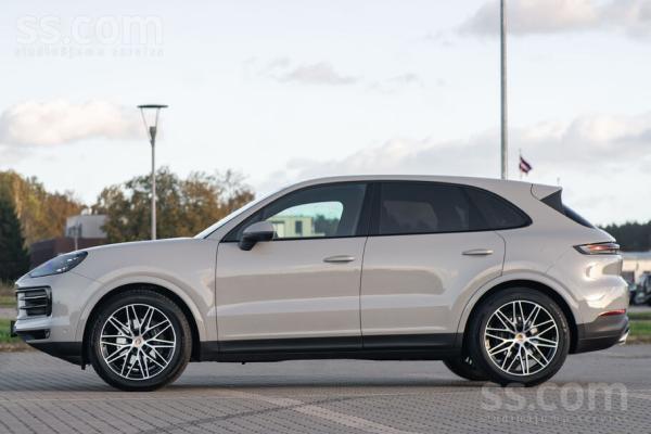 Pelēks Porsche Cayenne 2025 Jūrmala, ar dzinēja tilpumu 3.00 L un nobraukumu 19 tūkst. km par 90400 €, foto 4 vietnē AUTOMOTO.COM.LV