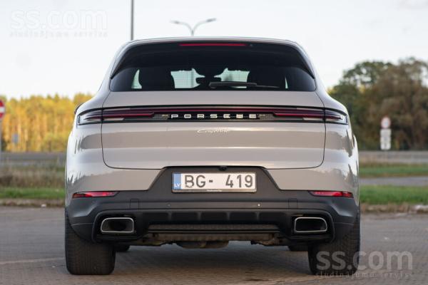 Pelēks Porsche Cayenne 2025 Jūrmala, ar dzinēja tilpumu 3.00 L un nobraukumu 19 tūkst. km par 90400 €, foto 5 vietnē AUTOMOTO.COM.LV