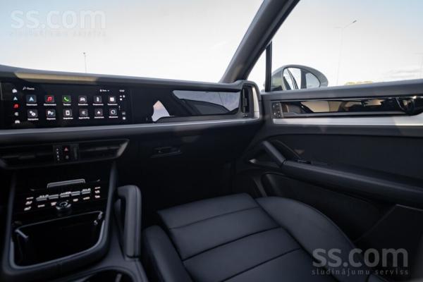 Pelēks Porsche Cayenne 2025 Jūrmala, ar dzinēja tilpumu 3.00 L un nobraukumu 19 tūkst. km par 90400 €, foto 10 vietnē AUTOMOTO.COM.LV
