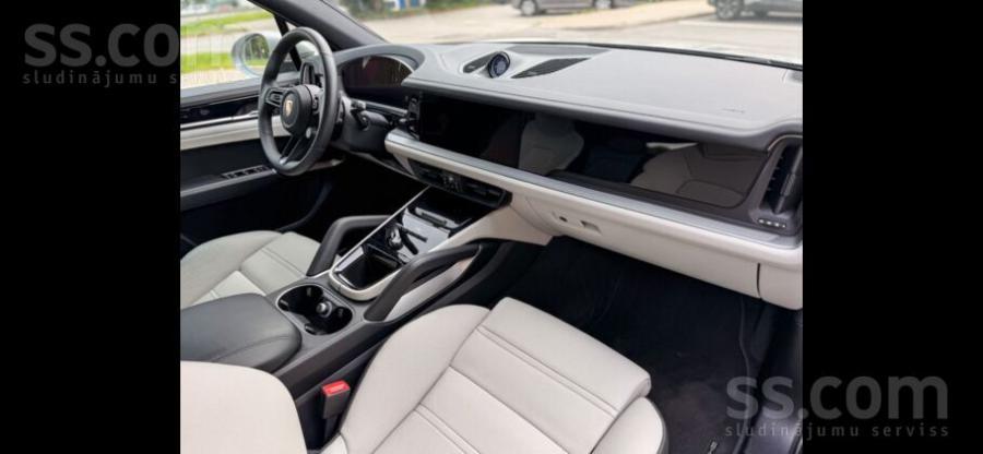 Grey Porsche Cayenne 2025 in Riga, with an engine capacity of 3.00 L and mileage of 18 thousand km for 90700 €, photo 9 on AUTOMOTO.COM.LV