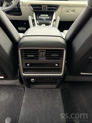 Grey Porsche Cayenne 2025 in Riga, with an engine capacity of 3.00 L and mileage of 18 thousand km for 90700 €, photo 12 on AUTOMOTO.COM.LV