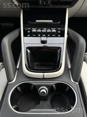 Grey Porsche Cayenne 2025 in Riga, with an engine capacity of 3.00 L and mileage of 18 thousand km for 90700 €, photo 21 on AUTOMOTO.COM.LV