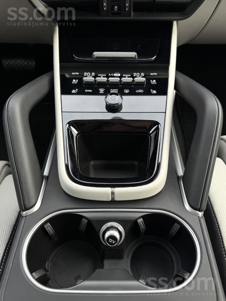 Grey Porsche Cayenne 2025 in Riga, with an engine capacity of 3.00 L and mileage of 18 thousand km for 90700 €, photo 21 on AUTOMOTO.COM.LV