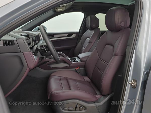 Grey Porsche Cayenne 2026 in Tallinn, with an engine capacity of 3.00 L and mileage of 8 thousand km for 129000 €, photo 10 on AUTOMOTO.COM.LV