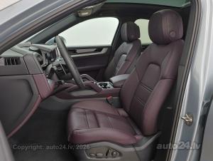 Grey Porsche Cayenne 2026 in Tallinn, with an engine capacity of 3.00 L and mileage of 8 thousand km for 129000 €, photo 11 on AUTOMOTO.COM.LV
