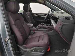 Grey Porsche Cayenne 2026 in Tallinn, with an engine capacity of 3.00 L and mileage of 8 thousand km for 129000 €, photo 12 on AUTOMOTO.COM.LV