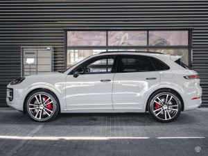 Pelēks Porsche Cayenne 2026 Viļņa, ar dzinēja tilpumu 3.00 L un nobraukumu 3 tūkst. km par 149023 €, foto 3 vietnē AUTOMOTO.COM.LV