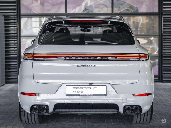 Pelēks Porsche Cayenne 2026 Viļņa, ar dzinēja tilpumu 3.00 L un nobraukumu 3 tūkst. km par 149023 €, foto 4 vietnē AUTOMOTO.COM.LV