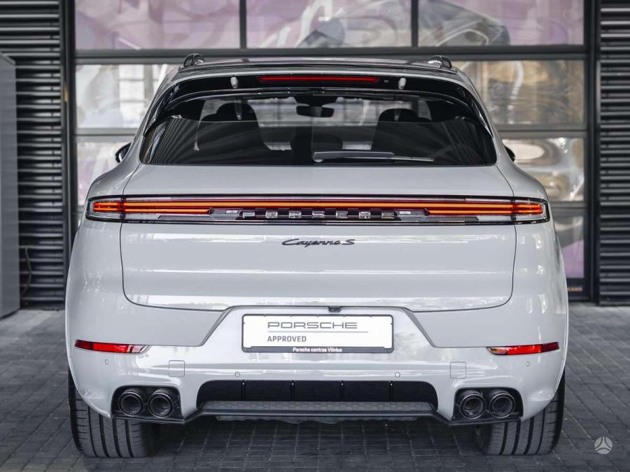 Pelēks Porsche Cayenne 2026 Viļņa, ar dzinēja tilpumu 3.00 L un nobraukumu 3 tūkst. km par 149023 €, foto 5 vietnē AUTOMOTO.COM.LV