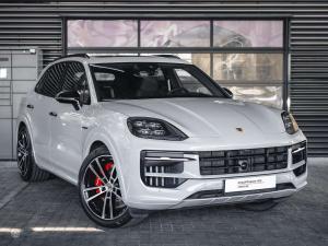 Pelēks Porsche Cayenne 2026 Viļņa, ar dzinēja tilpumu 3.00 L un nobraukumu 3 tūkst. km par 149023 €, foto 8 vietnē AUTOMOTO.COM.LV