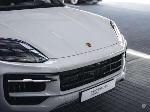 Pelēks Porsche Cayenne 2026 Viļņa, ar dzinēja tilpumu 3.00 L un nobraukumu 3 tūkst. km par 149023 €, foto 10 vietnē AUTOMOTO.COM.LV
