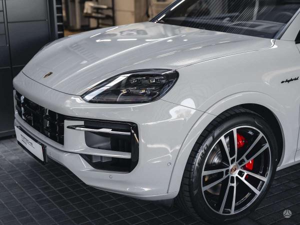 Pelēks Porsche Cayenne 2026 Viļņa, ar dzinēja tilpumu 3.00 L un nobraukumu 3 tūkst. km par 149023 €, foto 10 vietnē AUTOMOTO.COM.LV