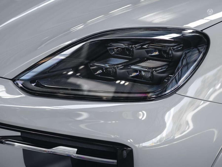 Pelēks Porsche Cayenne 2026 Viļņa, ar dzinēja tilpumu 3.00 L un nobraukumu 3 tūkst. km par 149023 €, foto 12 vietnē AUTOMOTO.COM.LV