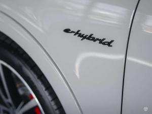 Pelēks Porsche Cayenne 2026 Viļņa, ar dzinēja tilpumu 3.00 L un nobraukumu 3 tūkst. km par 149023 €, foto 14 vietnē AUTOMOTO.COM.LV