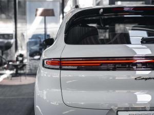 Pelēks Porsche Cayenne 2026 Viļņa, ar dzinēja tilpumu 3.00 L un nobraukumu 3 tūkst. km par 149023 €, foto 19 vietnē AUTOMOTO.COM.LV