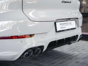 Pelēks Porsche Cayenne 2026 Viļņa, ar dzinēja tilpumu 3.00 L un nobraukumu 3 tūkst. km par 149023 €, foto 21 vietnē AUTOMOTO.COM.LV