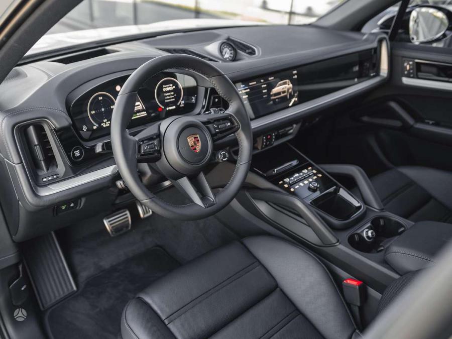 Pelēks Porsche Cayenne 2026 Viļņa, ar dzinēja tilpumu 3.00 L un nobraukumu 3 tūkst. km par 149023 €, foto 27 vietnē AUTOMOTO.COM.LV