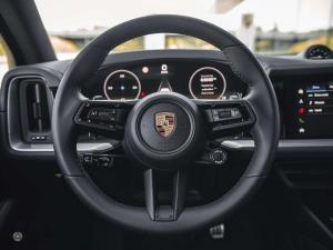 Pelēks Porsche Cayenne 2026 Viļņa, ar dzinēja tilpumu 3.00 L un nobraukumu 3 tūkst. km par 149023 €, foto 31 vietnē AUTOMOTO.COM.LV