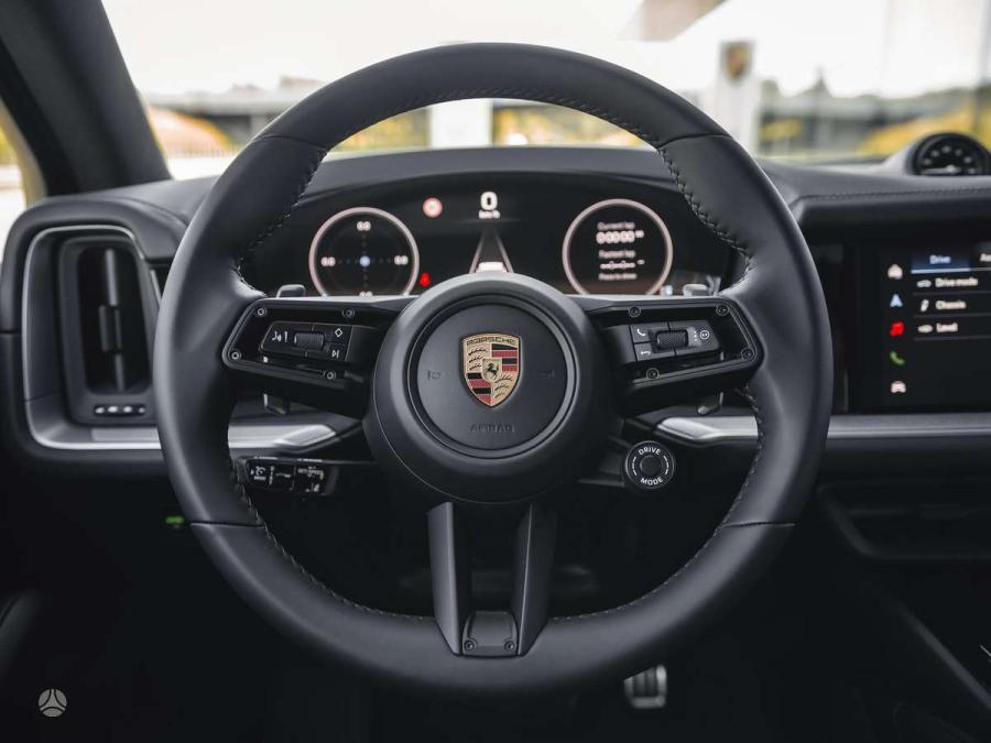 Pelēks Porsche Cayenne 2026 Viļņa, ar dzinēja tilpumu 3.00 L un nobraukumu 3 tūkst. km par 149023 €, foto 31 vietnē AUTOMOTO.COM.LV
