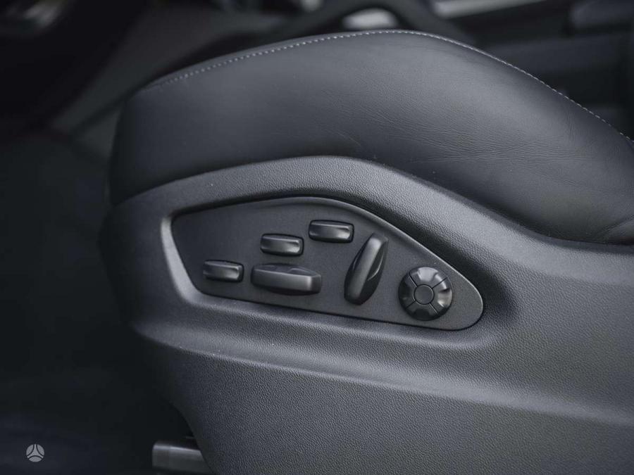 Pelēks Porsche Cayenne 2026 Viļņa, ar dzinēja tilpumu 3.00 L un nobraukumu 3 tūkst. km par 149023 €, foto 42 vietnē AUTOMOTO.COM.LV