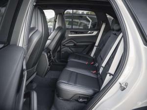 Pelēks Porsche Cayenne 2026 Viļņa, ar dzinēja tilpumu 3.00 L un nobraukumu 3 tūkst. km par 149023 €, foto 43 vietnē AUTOMOTO.COM.LV