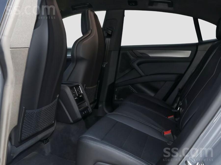 Pelēks Porsche Cayenne 2026 Rīga, ar dzinēja tilpumu 3.60 L un nobraukumu 8 tūkst. km par 139900 €, foto 11 vietnē AUTOMOTO.COM.LV