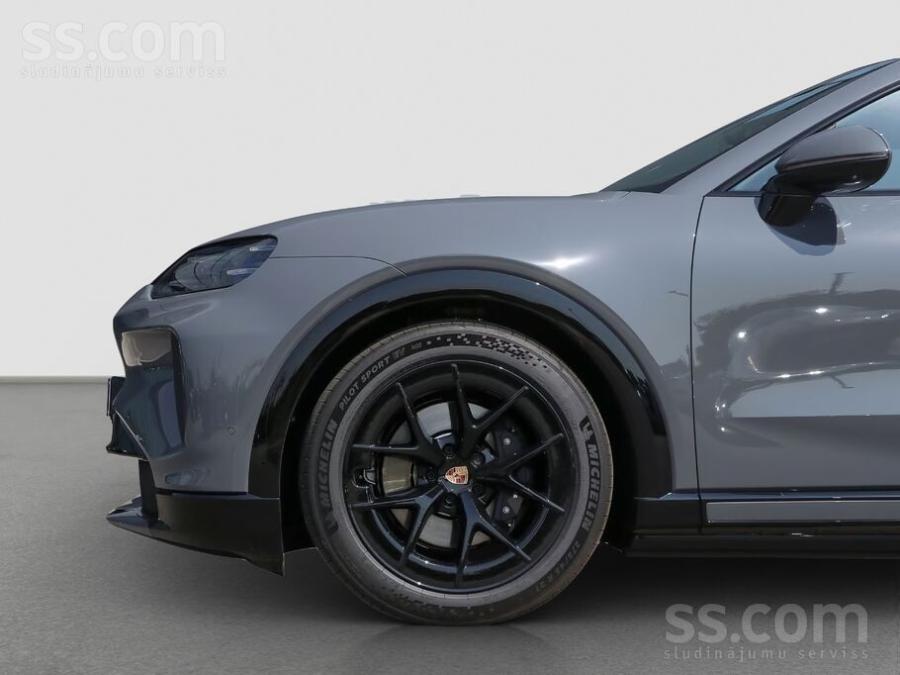 Pelēks Porsche Cayenne 2026 Rīga, ar dzinēja tilpumu 3.60 L un nobraukumu 8 tūkst. km par 139900 €, foto 14 vietnē AUTOMOTO.COM.LV