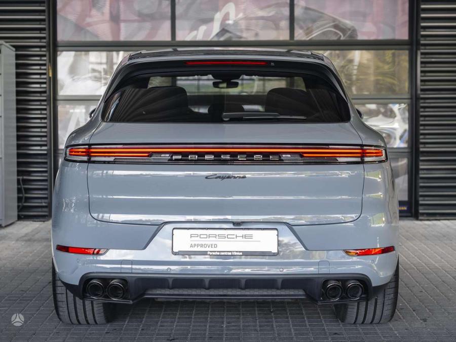 Pelēks Porsche Cayenne 2026 Viļņa, ar dzinēja tilpumu 3.00 L un nobraukumu 3 tūkst. km par 128550 €, foto 5 vietnē AUTOMOTO.COM.LV
