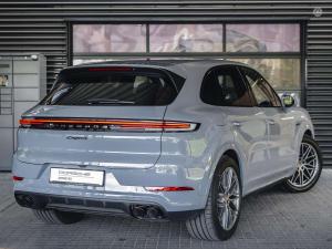 Pelēks Porsche Cayenne 2026 Viļņa, ar dzinēja tilpumu 3.00 L un nobraukumu 3 tūkst. km par 128550 €, foto 6 vietnē AUTOMOTO.COM.LV