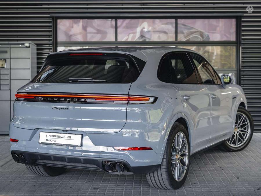 Pelēks Porsche Cayenne 2026 Viļņa, ar dzinēja tilpumu 3.00 L un nobraukumu 3 tūkst. km par 128550 €, foto 6 vietnē AUTOMOTO.COM.LV