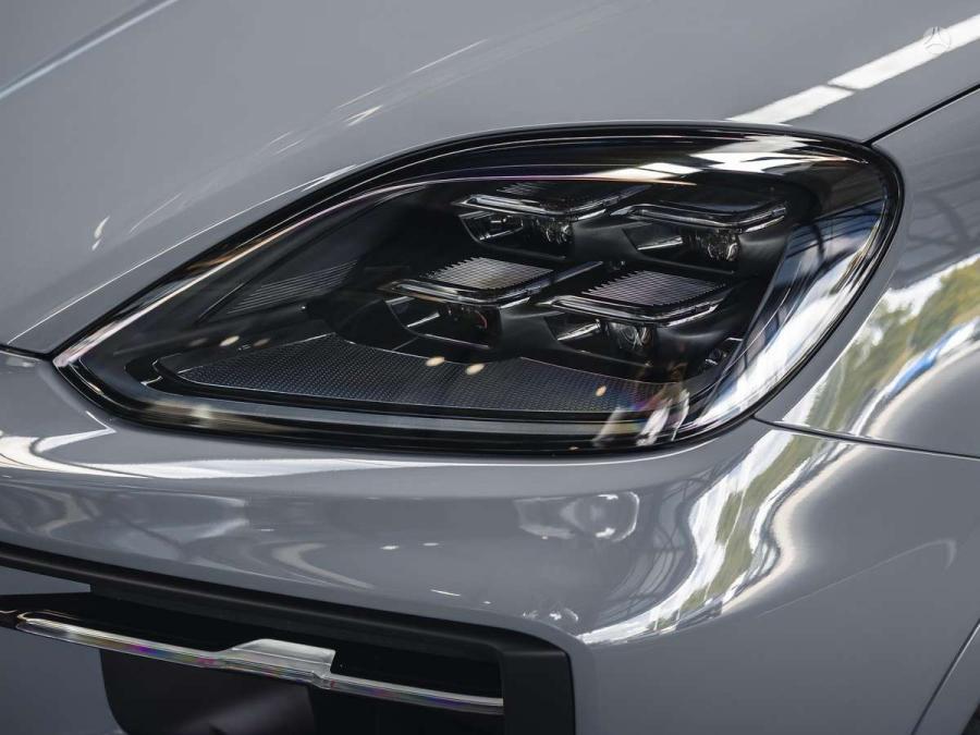 Pelēks Porsche Cayenne 2026 Viļņa, ar dzinēja tilpumu 3.00 L un nobraukumu 3 tūkst. km par 128550 €, foto 12 vietnē AUTOMOTO.COM.LV