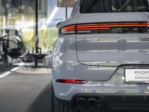 Pelēks Porsche Cayenne 2026 Viļņa, ar dzinēja tilpumu 3.00 L un nobraukumu 3 tūkst. km par 128550 €, foto 17 vietnē AUTOMOTO.COM.LV