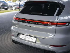 Pelēks Porsche Cayenne 2026 Viļņa, ar dzinēja tilpumu 3.00 L un nobraukumu 3 tūkst. km par 128550 €, foto 18 vietnē AUTOMOTO.COM.LV