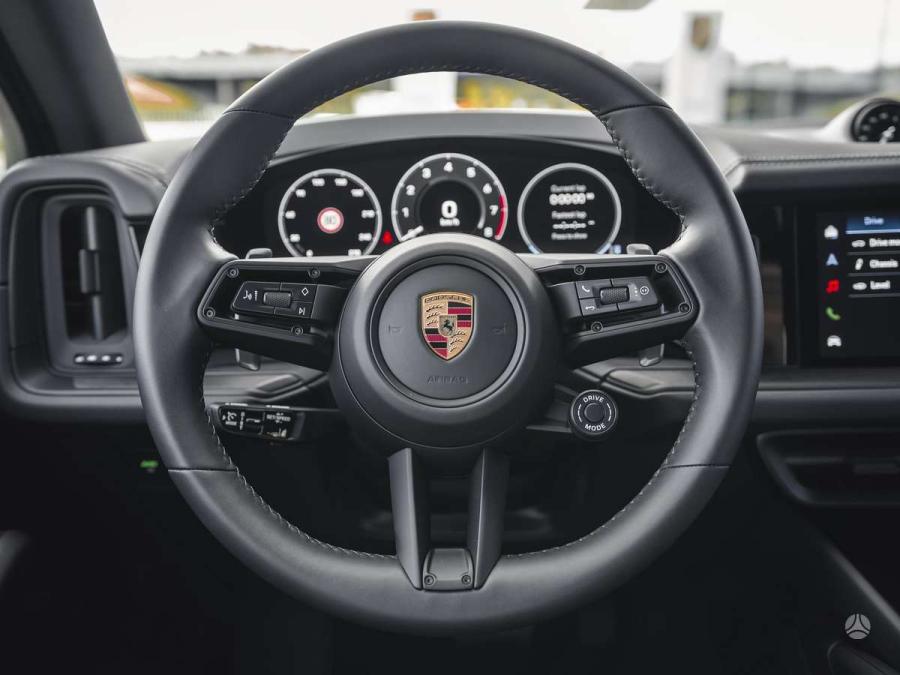 Pelēks Porsche Cayenne 2026 Viļņa, ar dzinēja tilpumu 3.00 L un nobraukumu 3 tūkst. km par 128550 €, foto 28 vietnē AUTOMOTO.COM.LV